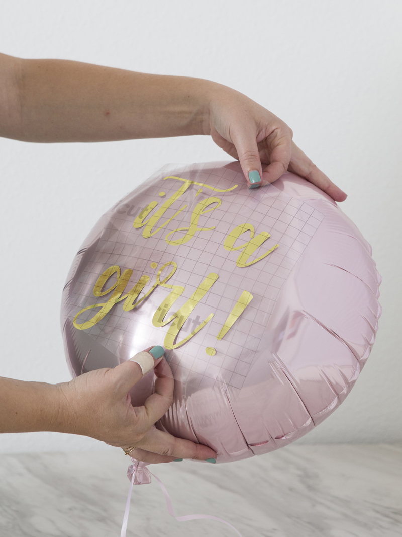 DIY Vinyl Balloon Signs Cricut