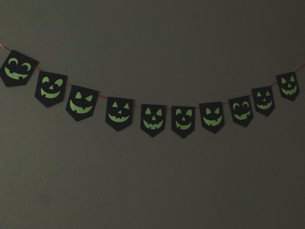 Glow-in-the-dark Halloween Décor